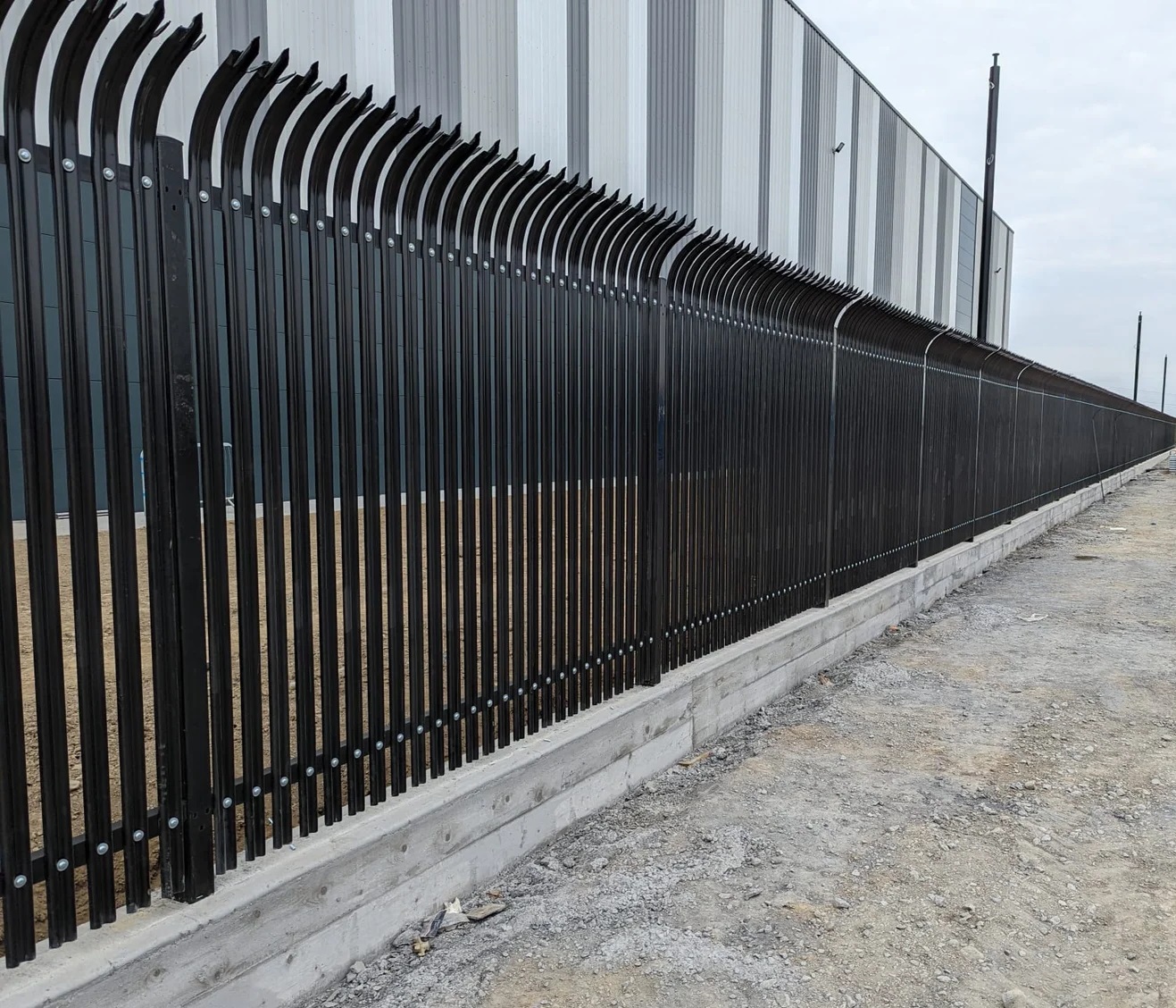PALISADE FENCING - Affordable Perimeter Security